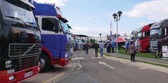 300 trucks descend on Gaydon for Retro Truck Show!