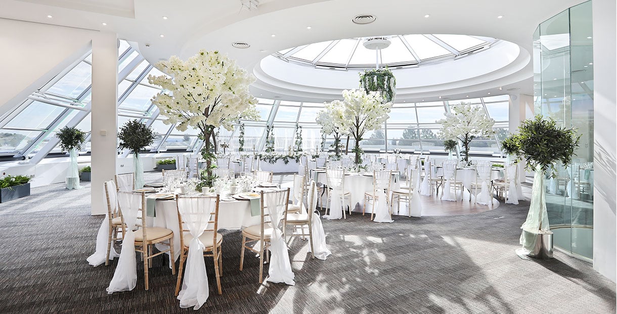 Weddings / Spaces / Sky Suite